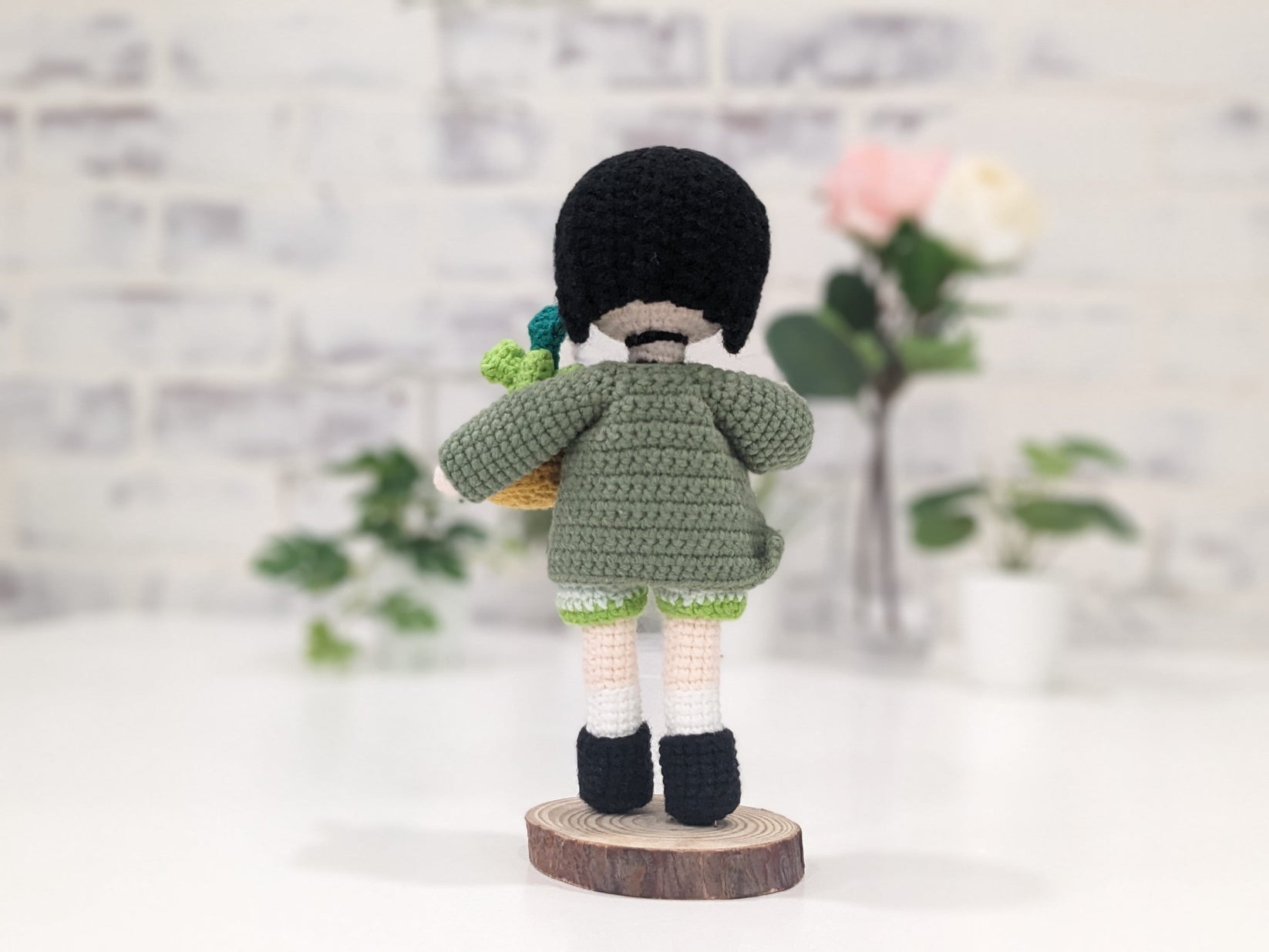Mathilda Doll from Léon: The Professional - Includes House Plant - Ful ...